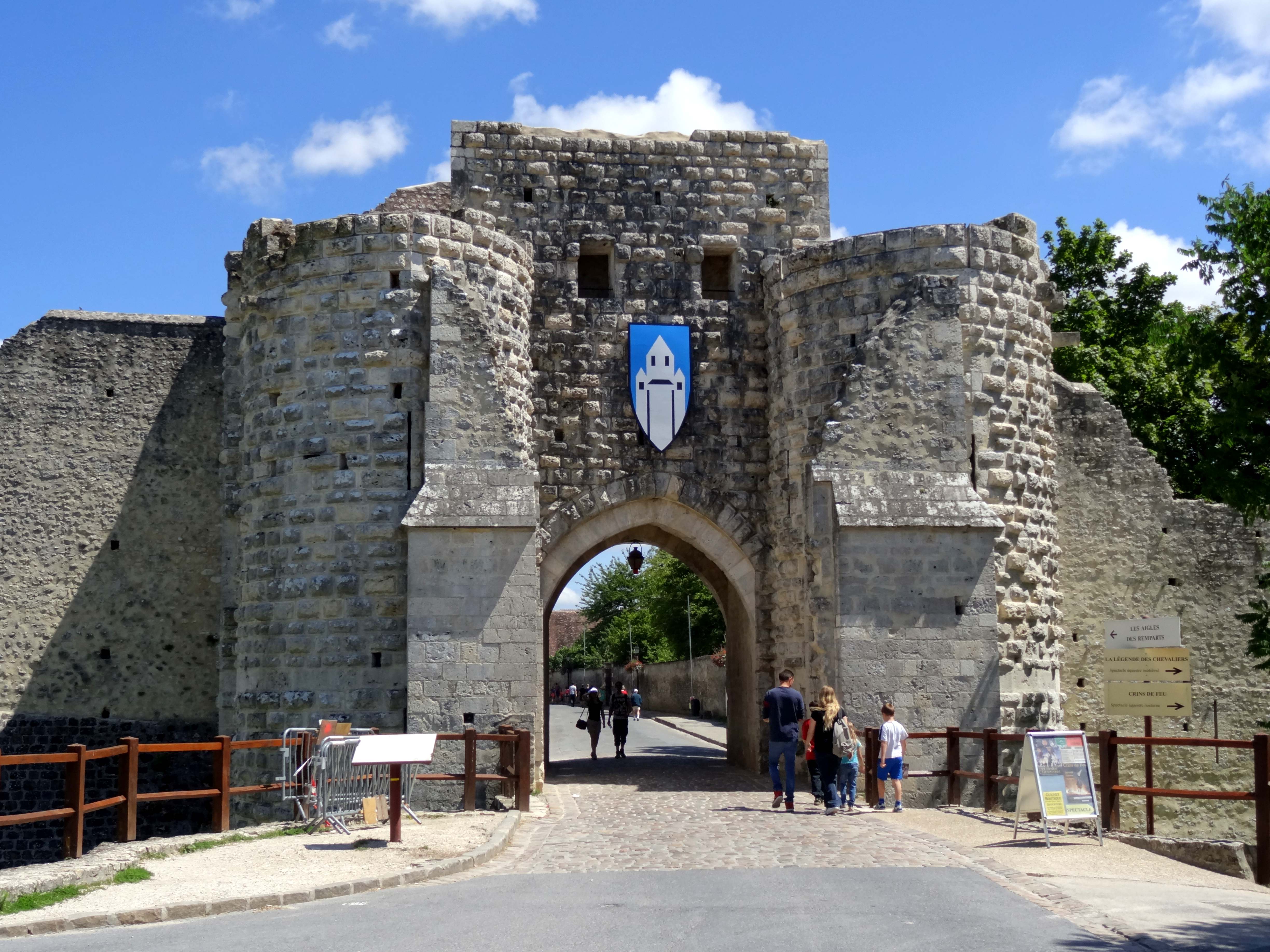 PORTE SAINT JEAN - PROVINS - Salles de spectacles