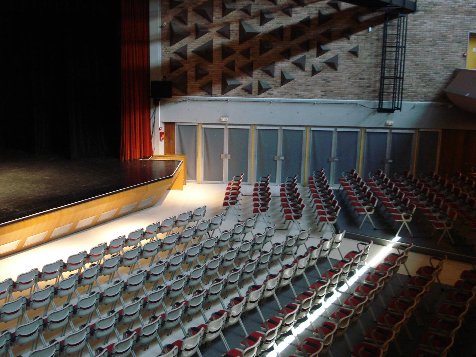THÉÂTRE LE RHONE - Salles de spectacles