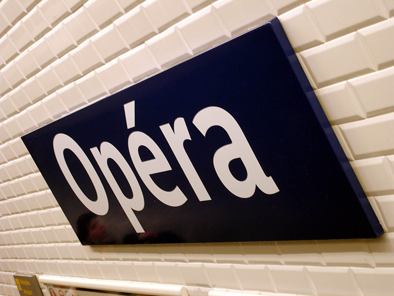 METRO OPERA - Salles de spectacles