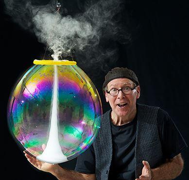 Bubble Man à Paris - Spectacle de bulles de savon géantes