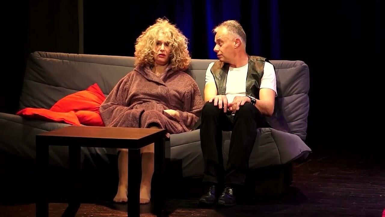 LE TRIANGLE DES BERNÉS - Théâtre Comédie - Billet & Réservation